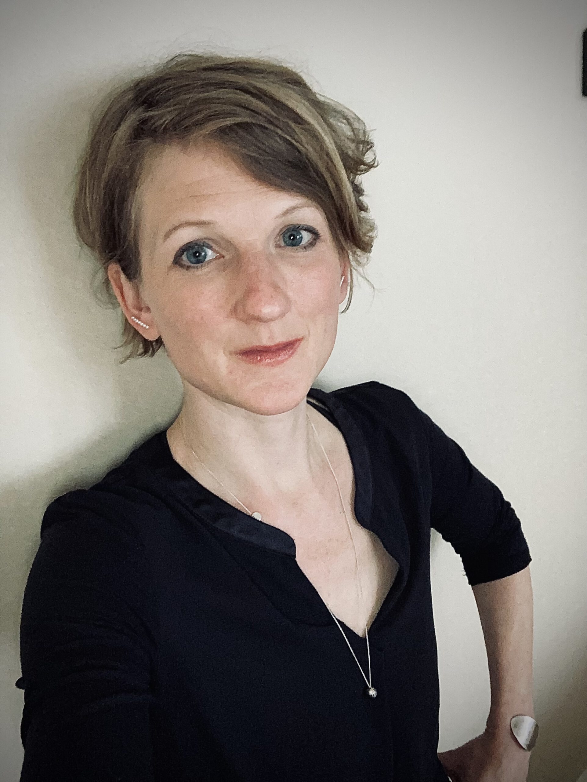 Der Menschen Herrlichkeit. Sasha Marianna Salzmann im Gespräch mit Anne ...