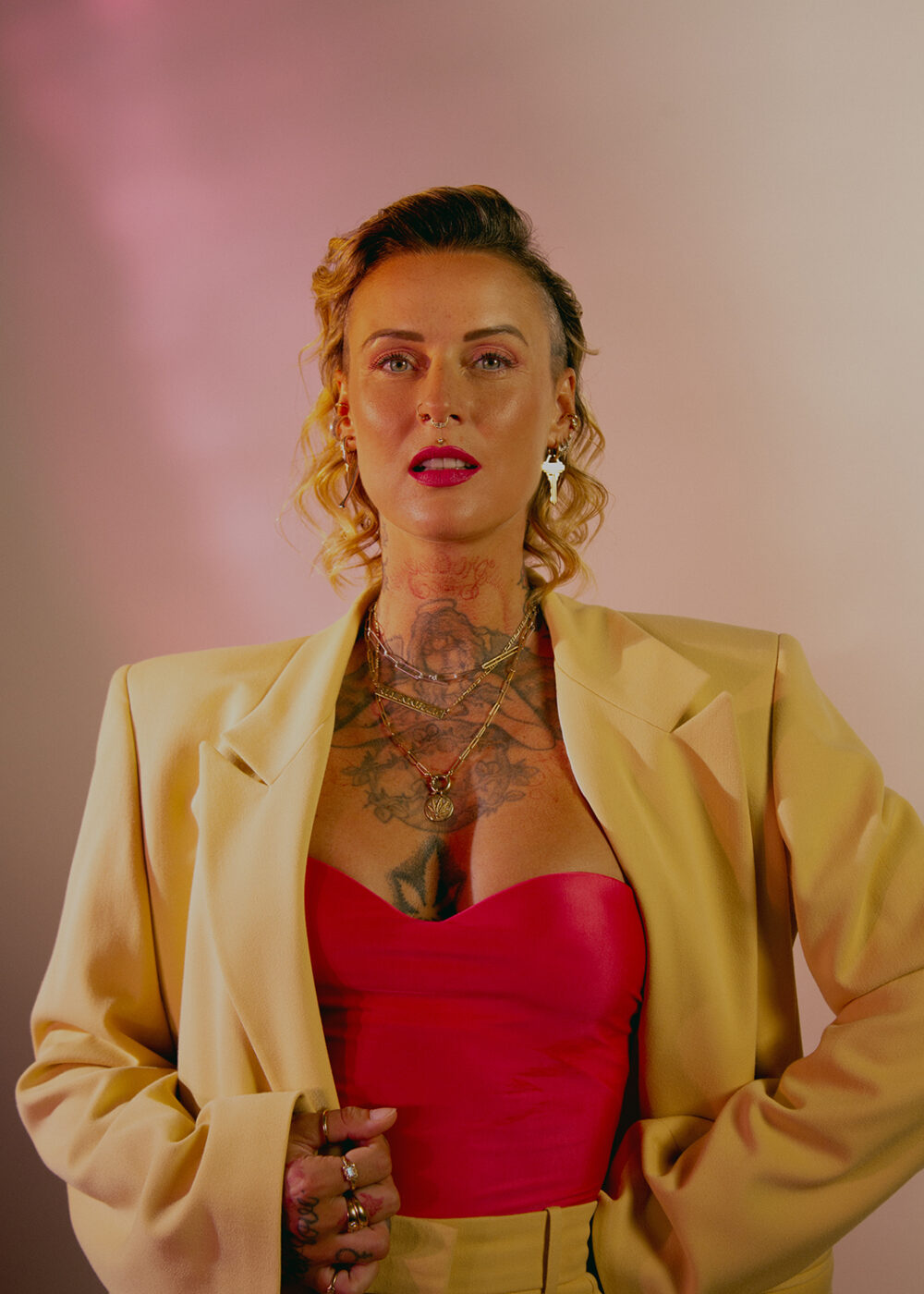 Jennifer Weist: NACKT – MEIN LEBEN ZWISCHEN DEN ZEILEN – Alte ...